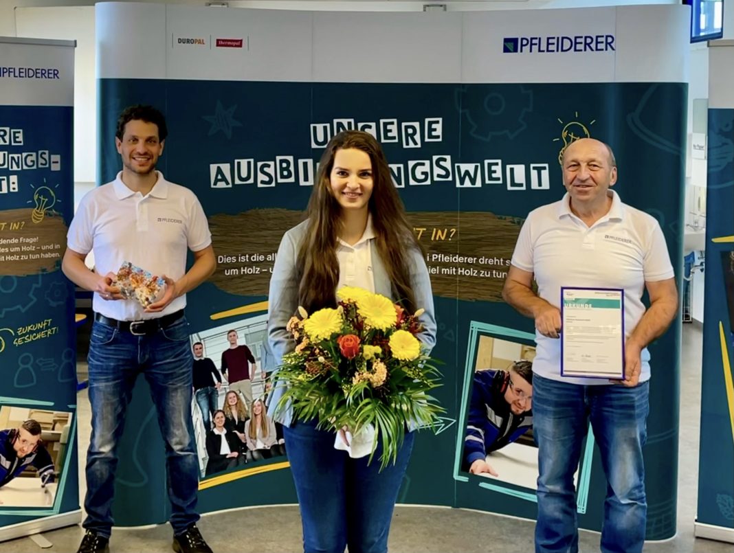 Pfleiderer mit dem begehrten Schulewirtschaft-Preis Bayern 2021 ...